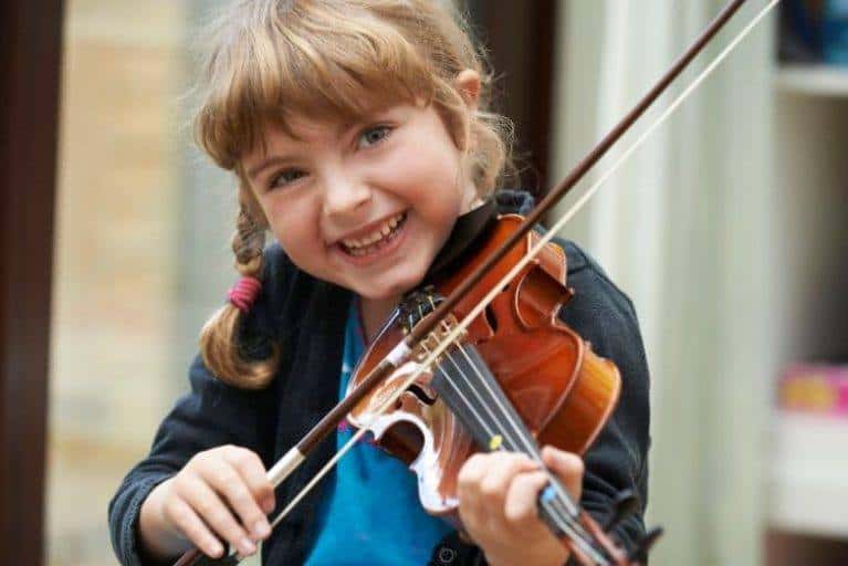 7 Best Violins For Kids In 2025 (Under $100 to Over $500)